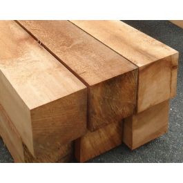 Pruche est vert brut 8"X8"X10' | Materiaux Pont Masson